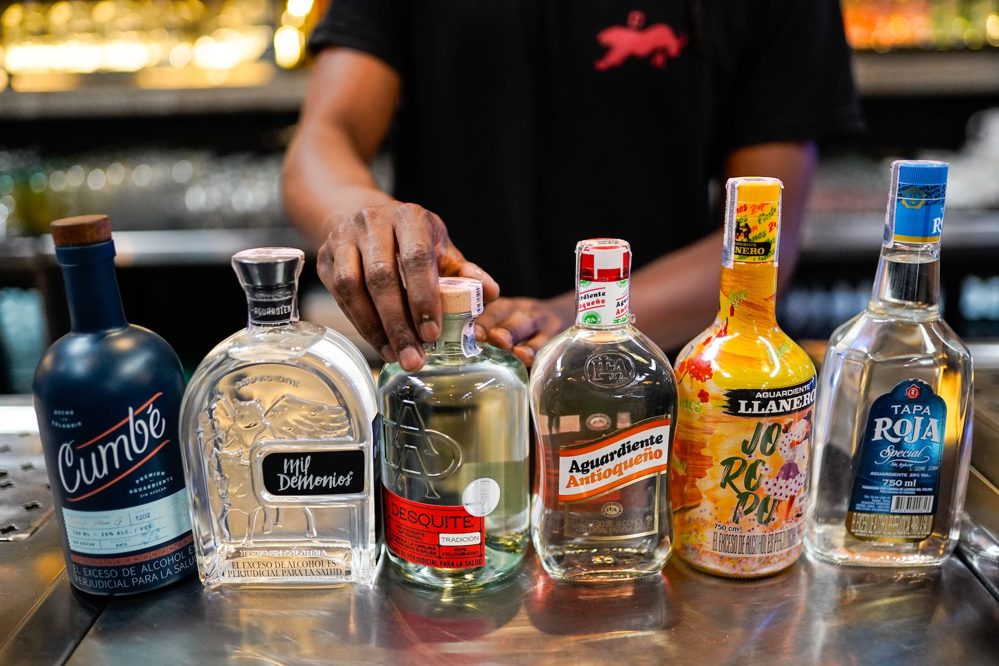 De trago de cantina a coctelería de autor, el aguardiente busca ser una ...