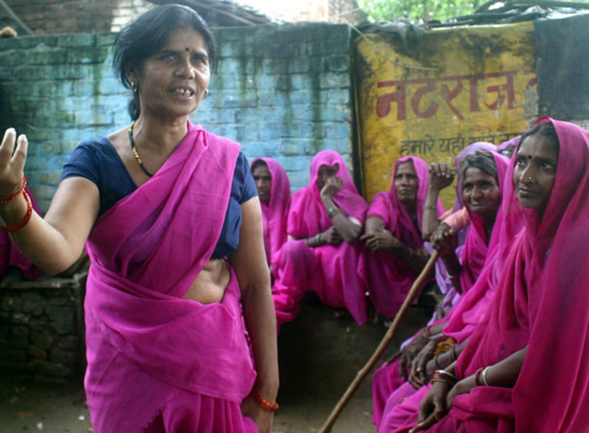 Sampat Pal, en una imagen de 2008. | Babelia | EL PAÍS