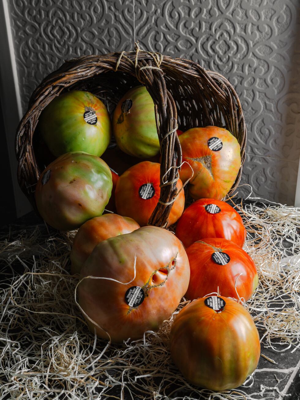Huevo de Toro: el tomate que estuvo a punto de desaparecer y hoy se ...