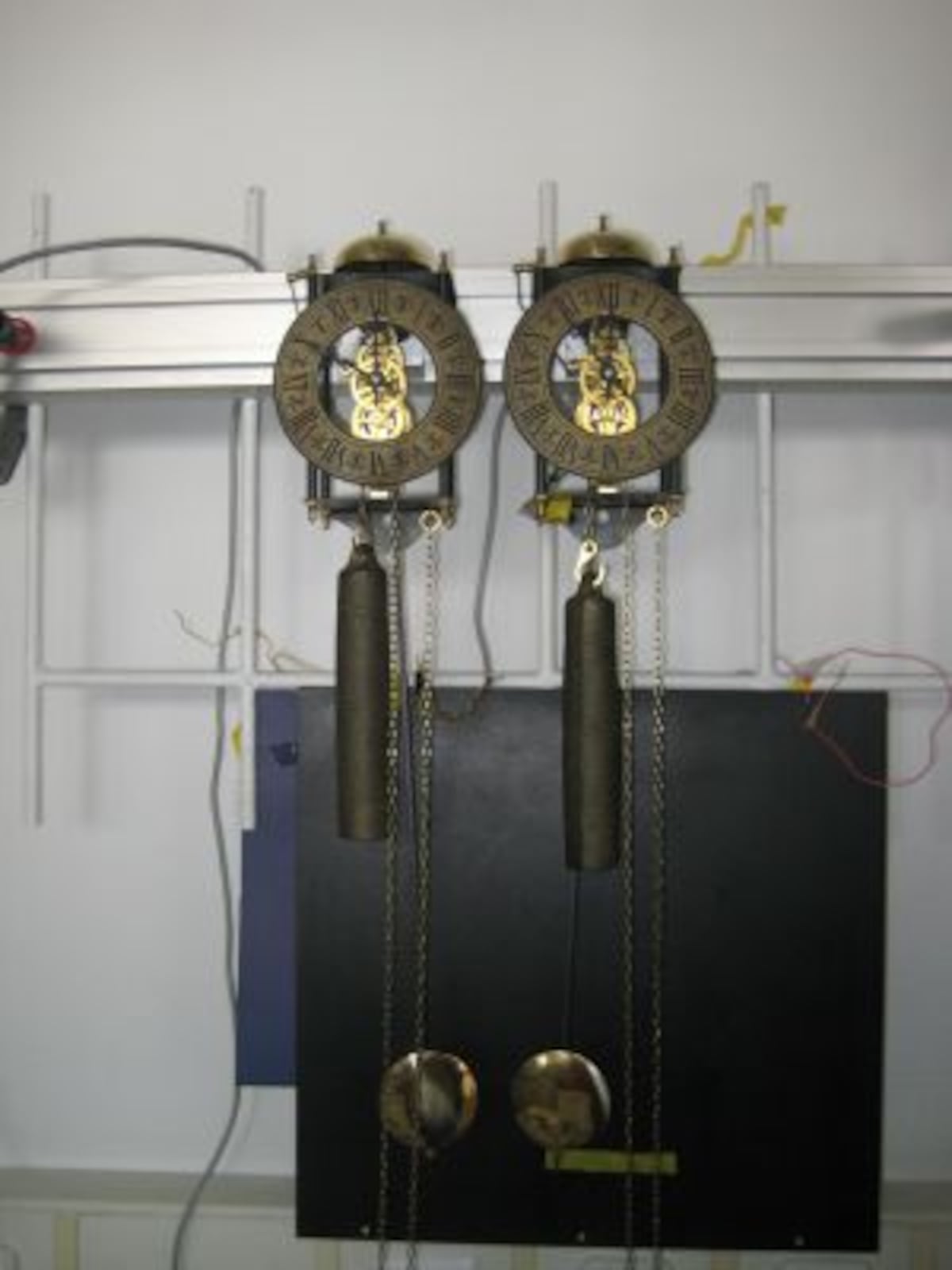 Resuelto el misterio de los relojes de péndulo que se sincronizan ...