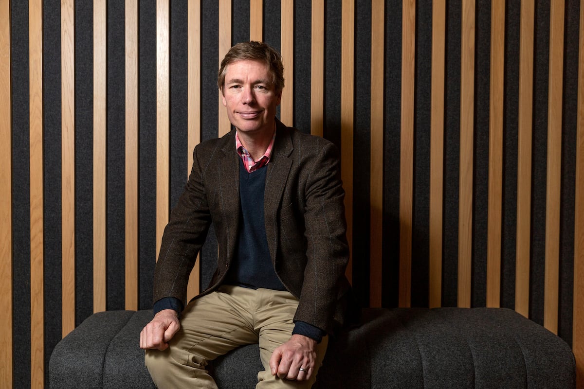 James Davies: “Una reducción de la jornada laboral mejoraría la salud ...