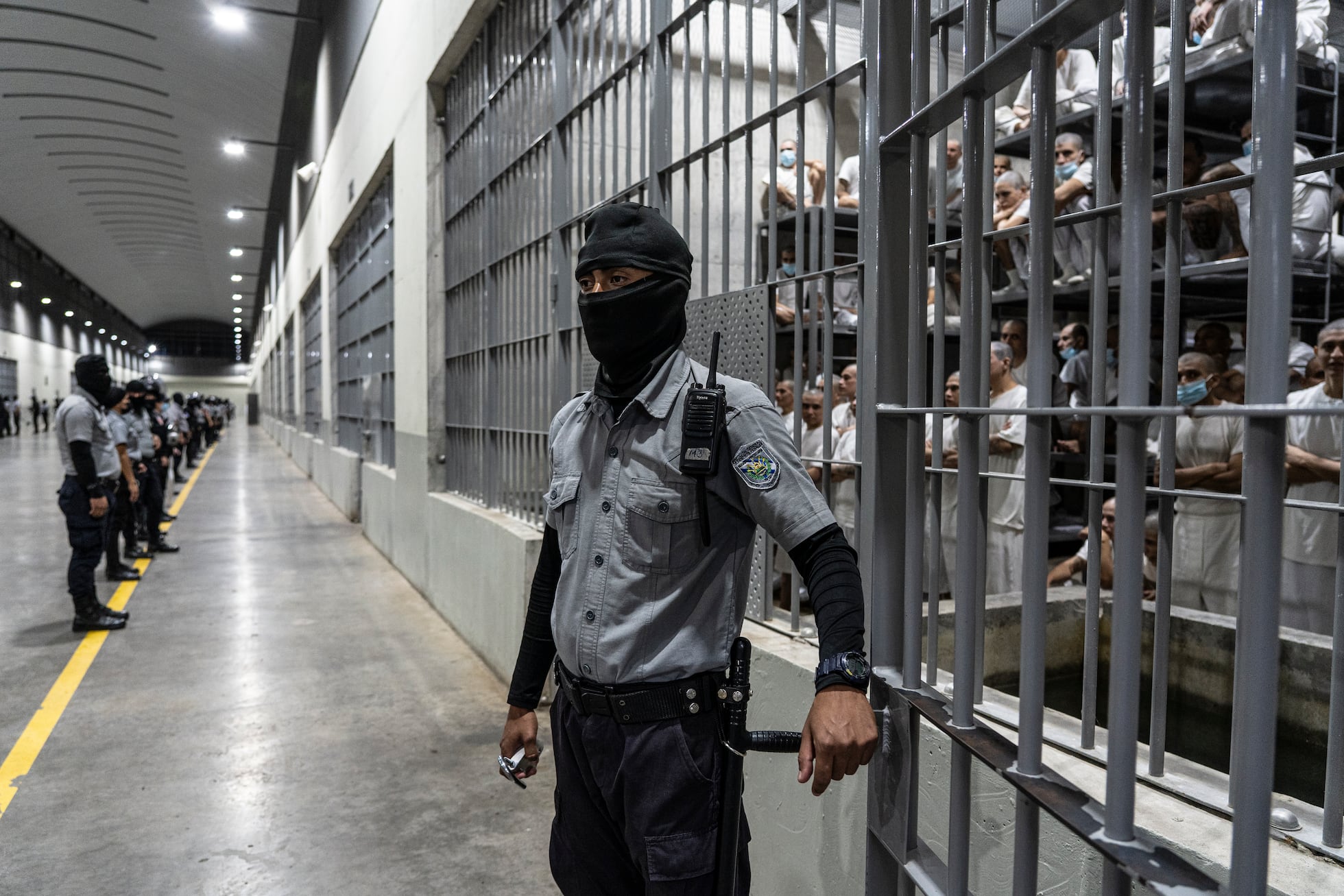 Photos: A tour of Nayib Bukele’s mega-prison | Fotos | International ...