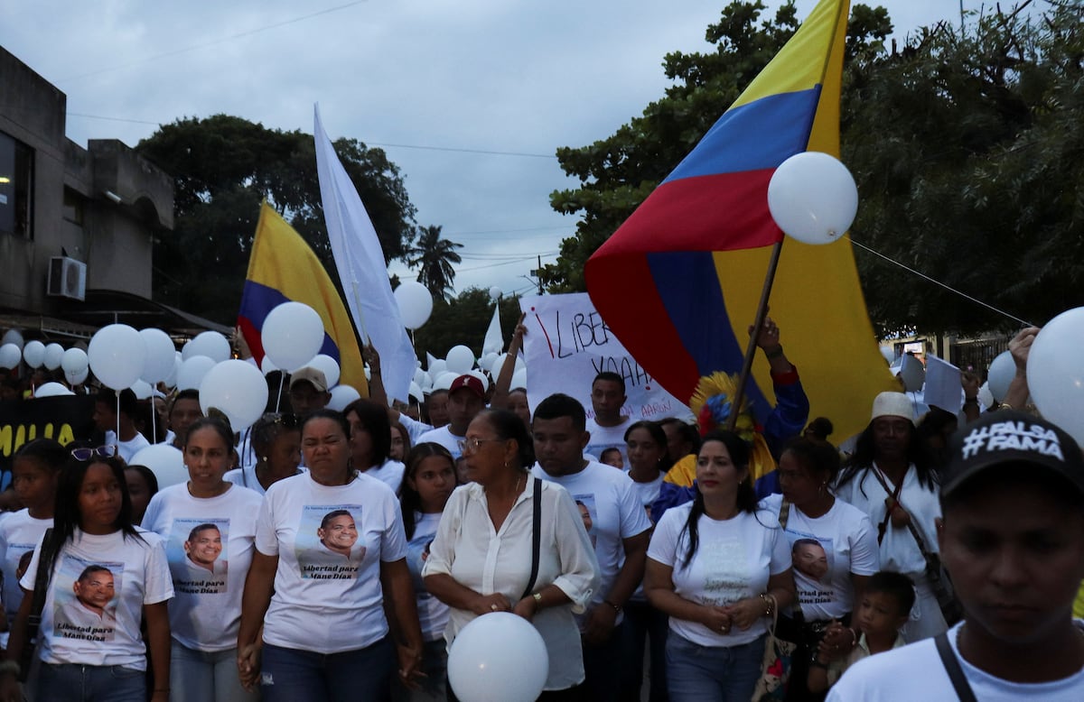 ELN: Colombian authorities working to free the kidnapped father of ...