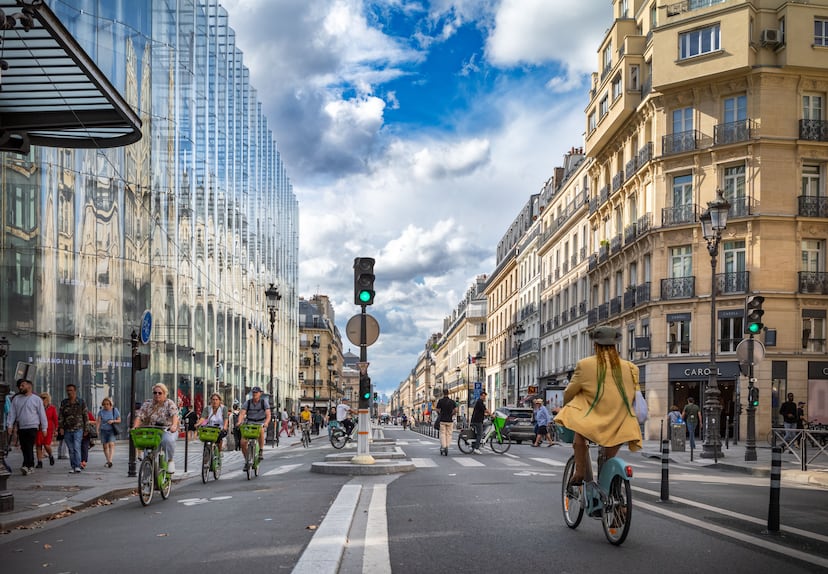 The cycling revolution in Paris continues: Bicycle use now exceeds car ...