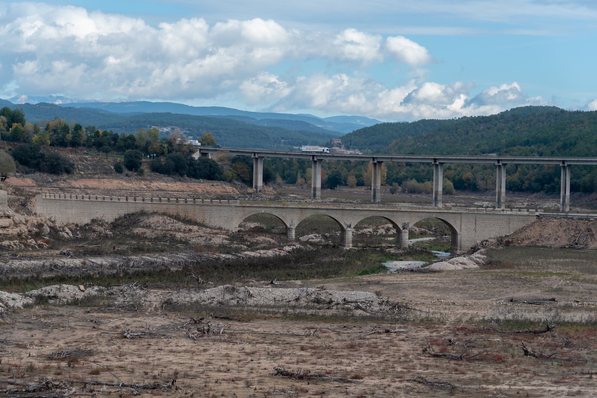 Sequía: Barcelona declara la alerta por sequía y aplicará restricciones ...