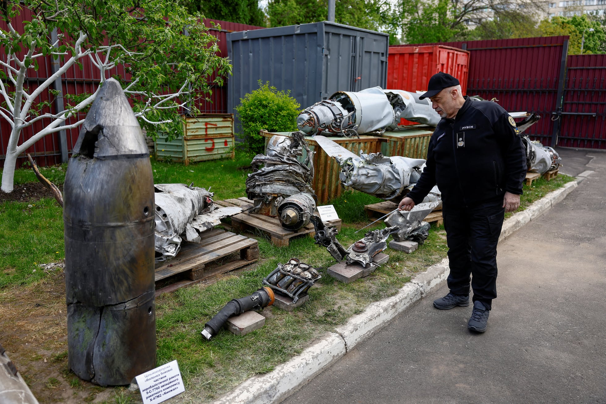 Futuristic weapons: laser guns and shockwaves hint at killer robots ...