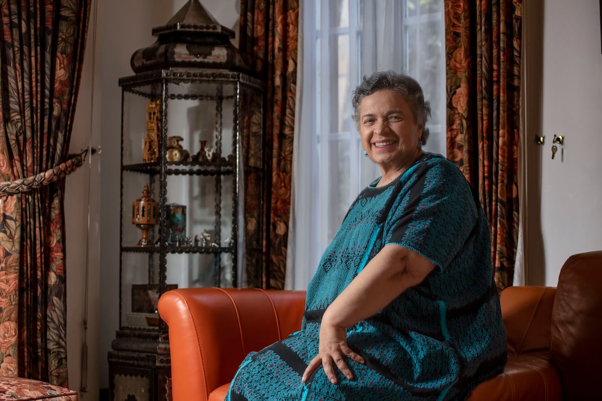 Beatriz Paredes: “Los que están haciendo cosas que aparentemente ...