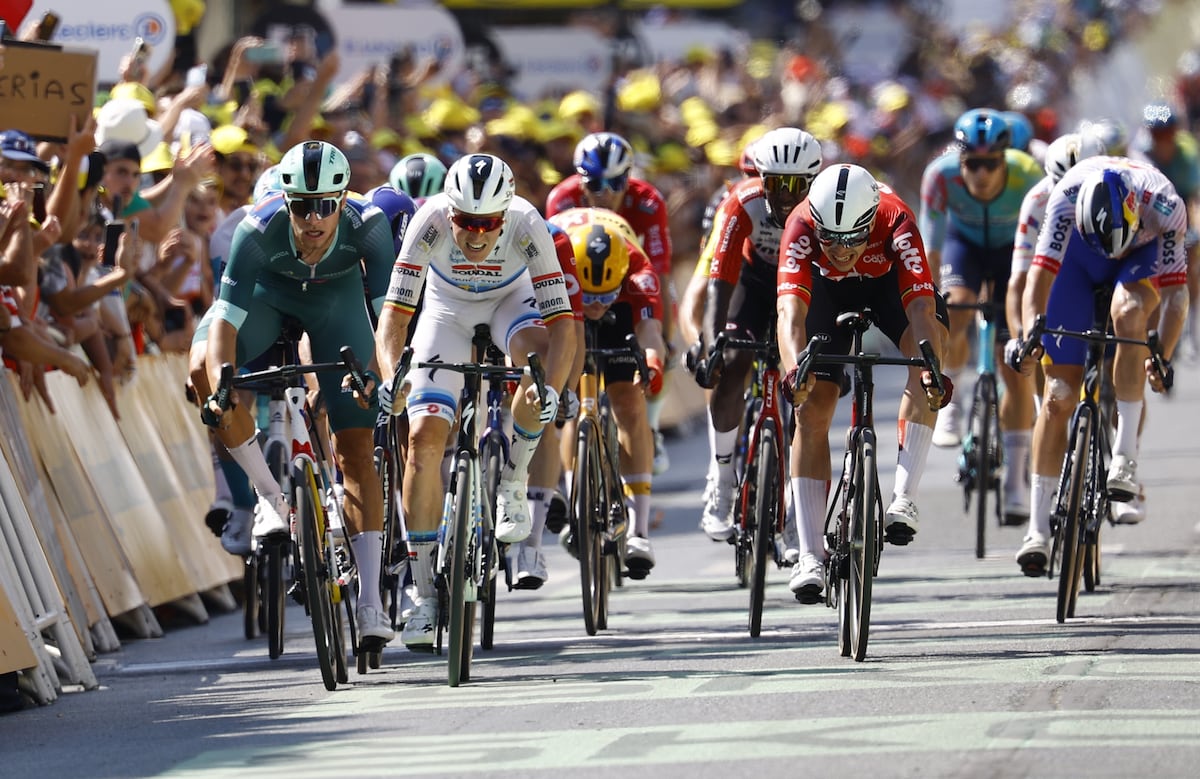 Xxxchina live instead of just handing me her room number,