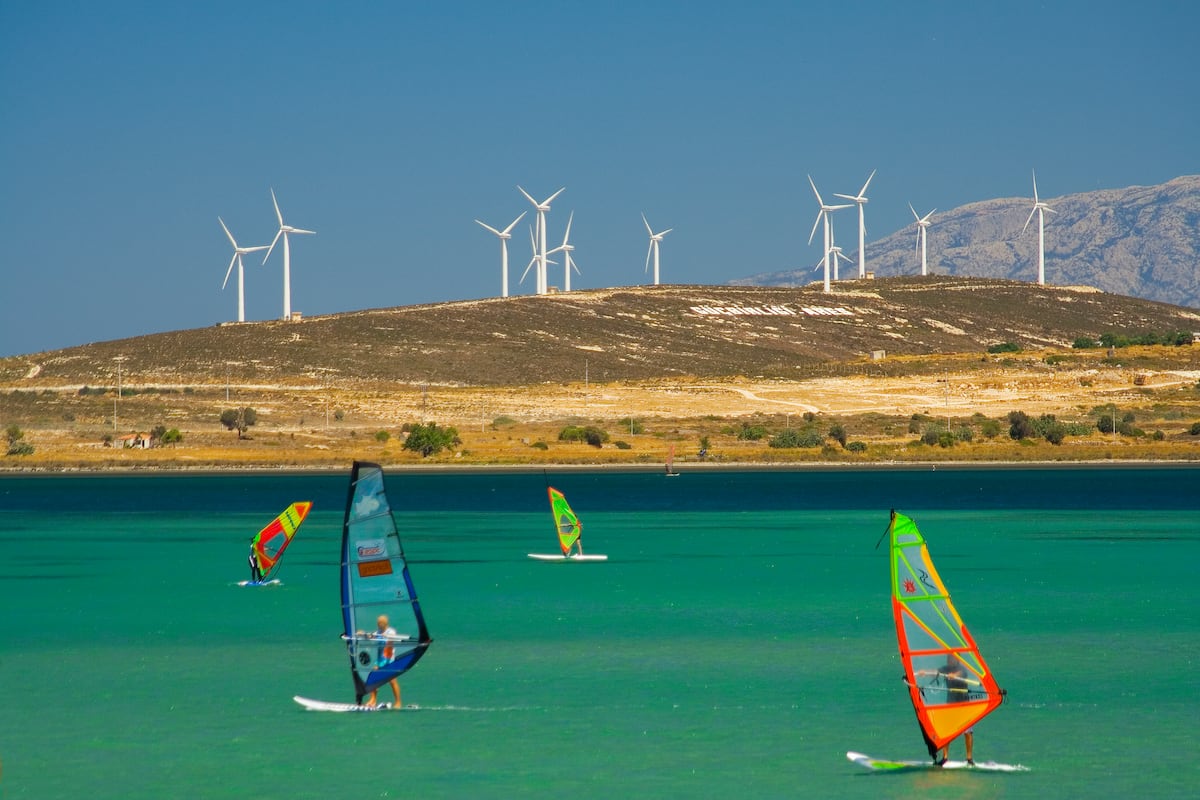 España brilla en turismo y renovables como destino de la inversión ...