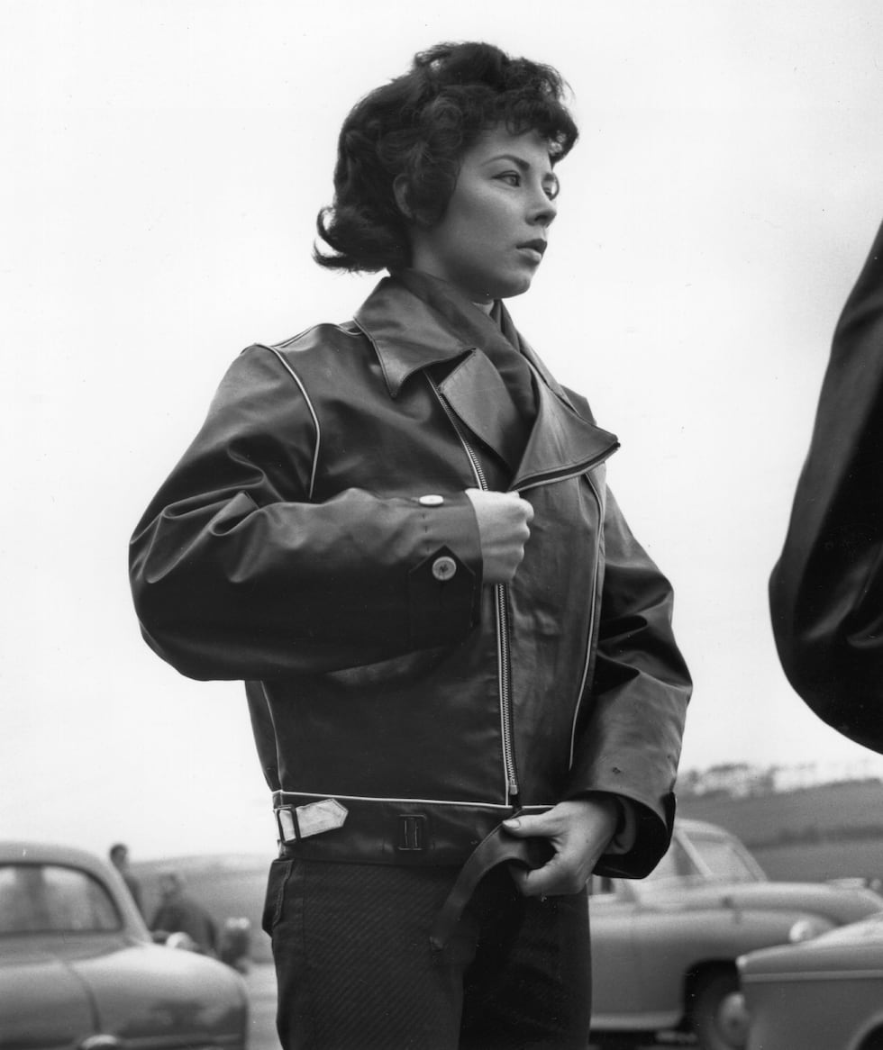 Why only women’s clothing has a zipper on the back: The birth of a ...