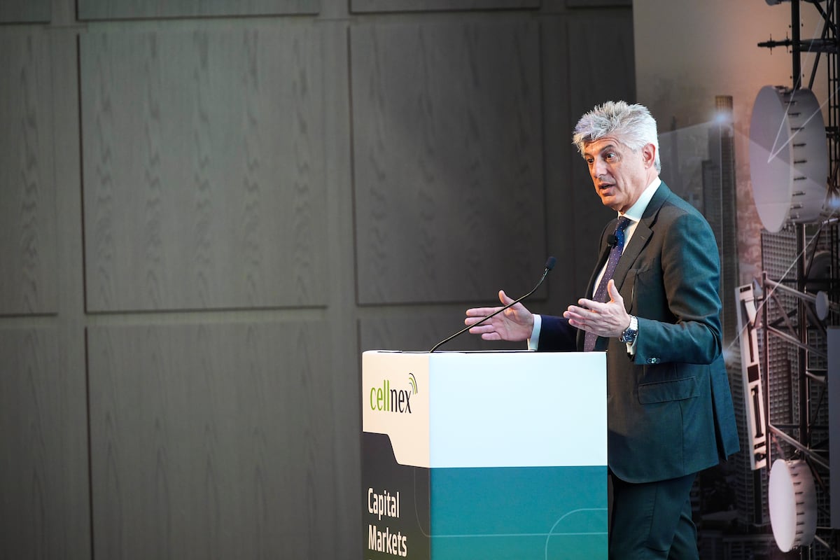 Cellnex recortó sus pérdidas un 90% en 2024, hasta los 28 millones de ...