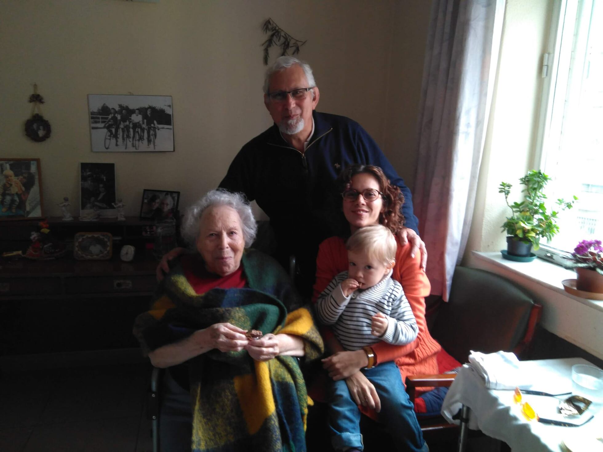 El coronavirus se llevó a Flora Rojas, la bisabuela madrileña que dejó ...