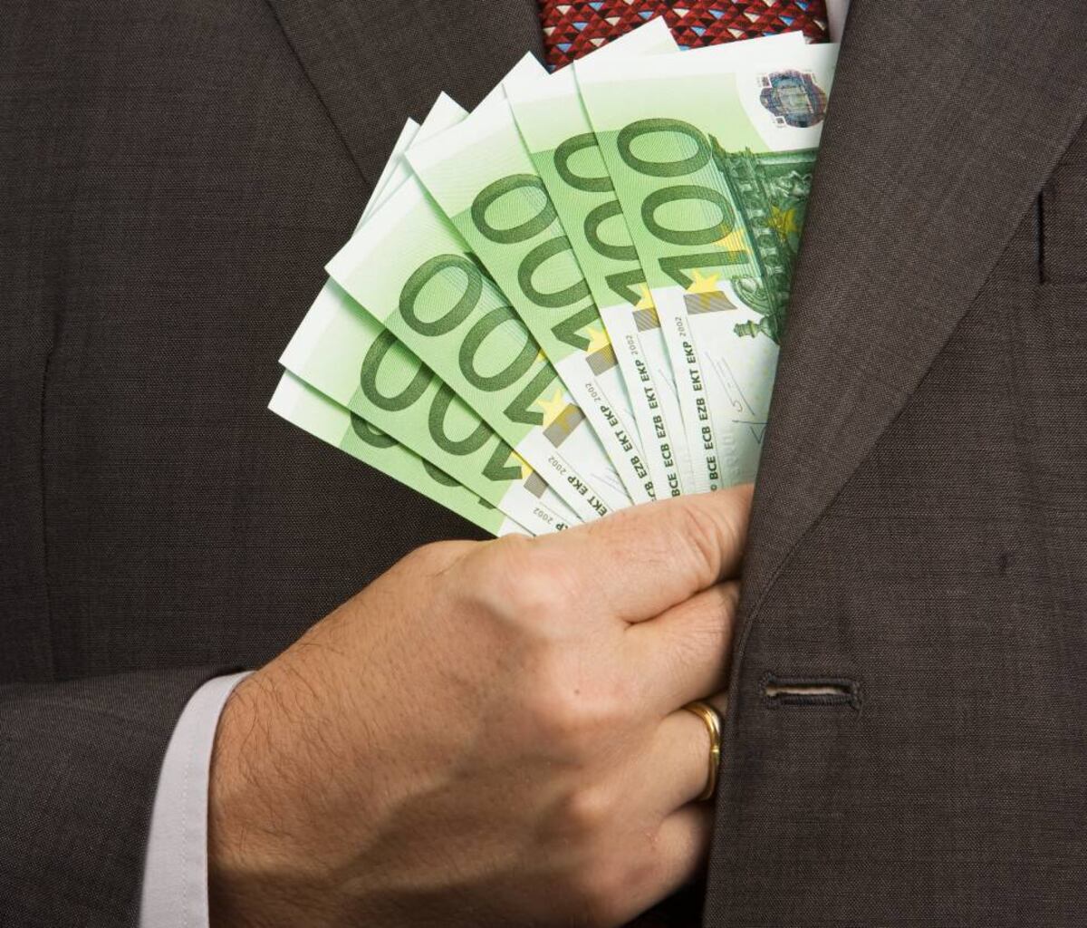 El Robin Hood de la banca, condenado por robar a los ricos para dárselo ...