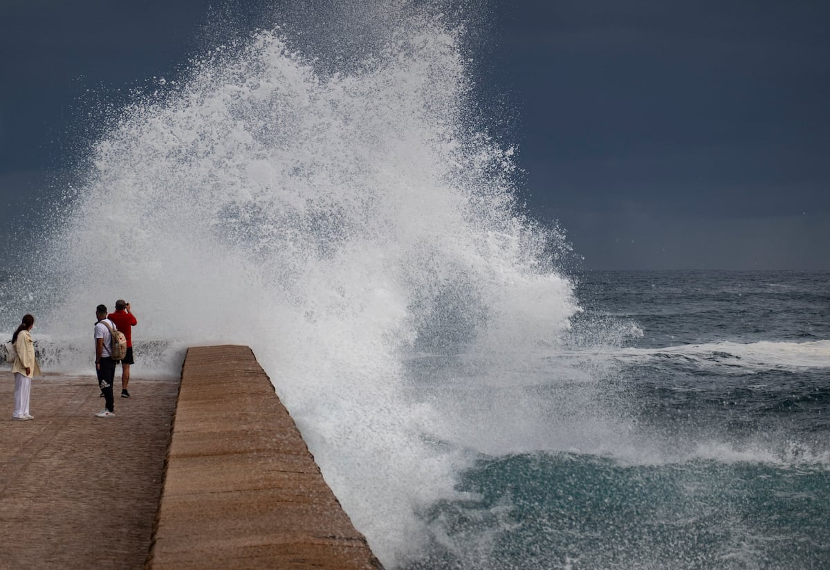 Alerta amarilla por un temporal costero en Galicia y la Aemet avisa de ...