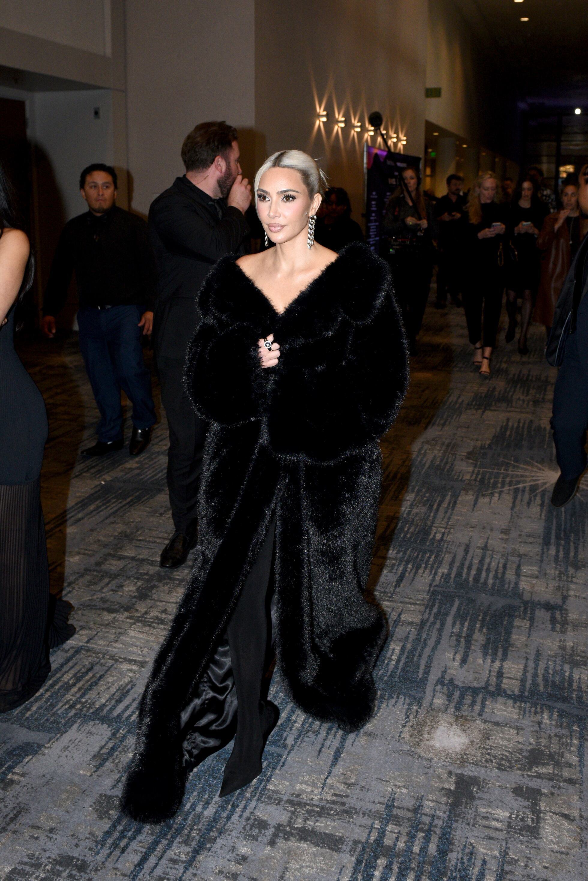 Mob Wife: De Rosalía a Kim Kardashian o Penélope Cruz: el abrigo de ...