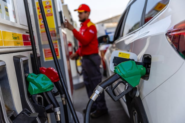 Chile anuncia baja de hasta 100 pesos por litro en las bencinas: “Se ...