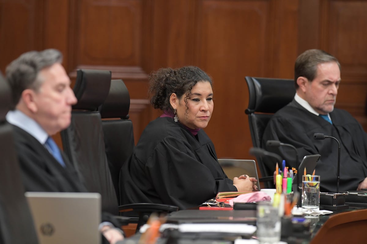 El deseo de Lenia Batres de bajar su remuneración choca con la ...