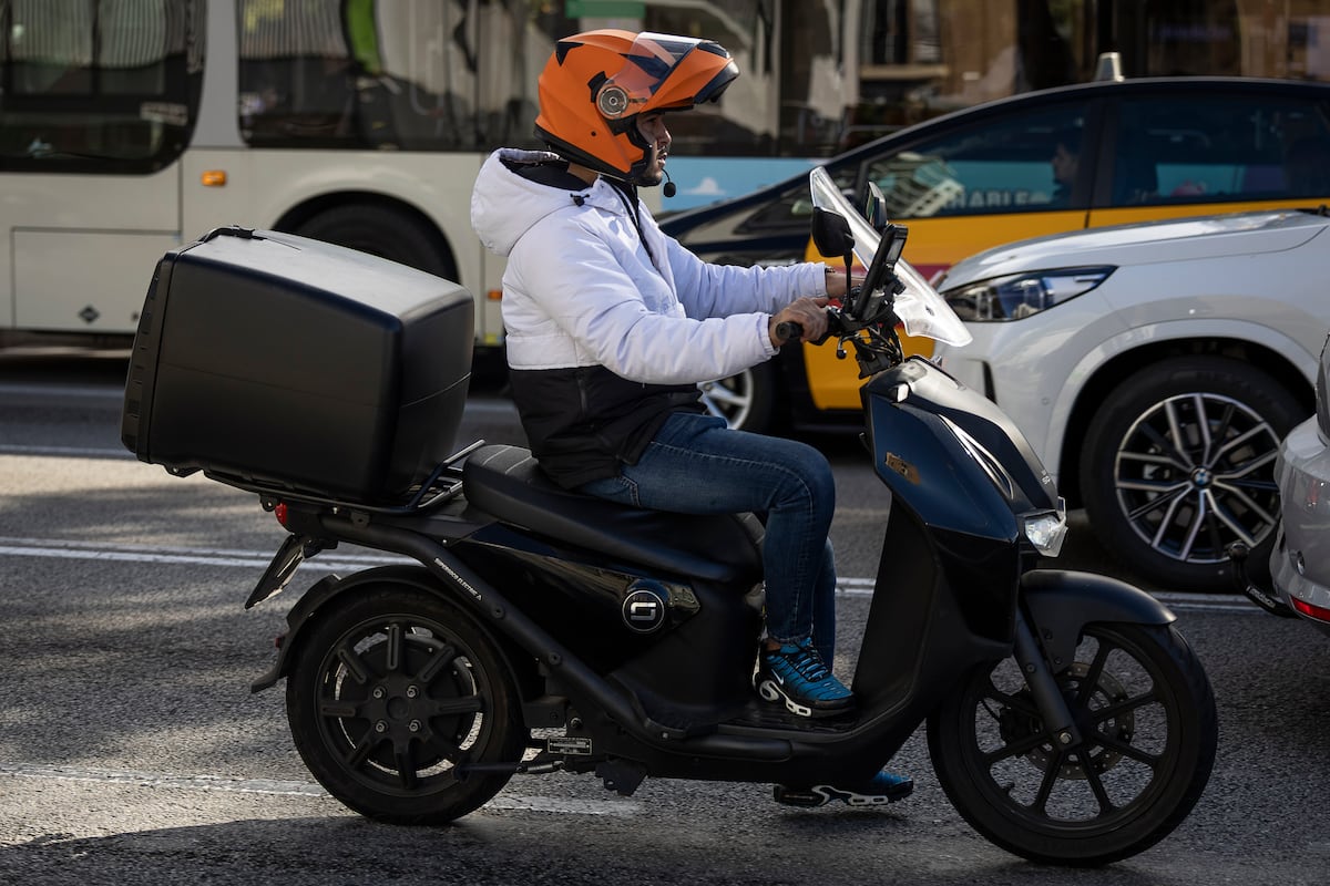Barcelona dará 600 euros para comprar ciclomotores eléctricos a quien ...