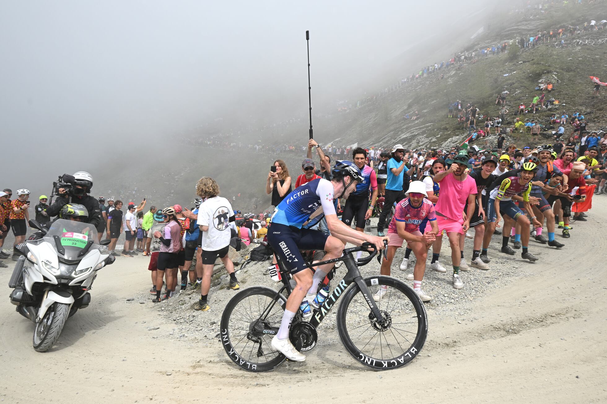 Derek Gee, el ciclista que huyó del equipo Israel y quedó atrapado por ...