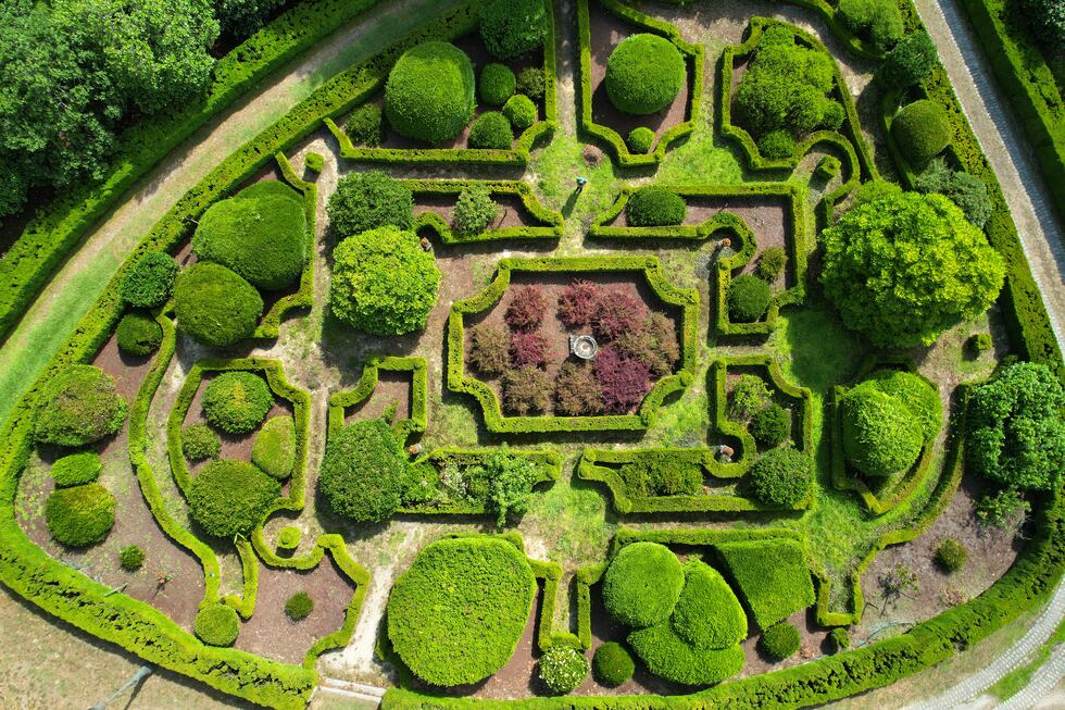 Secretos de la ría de Arousa: playas entre gigantes de roca, laberintos ...