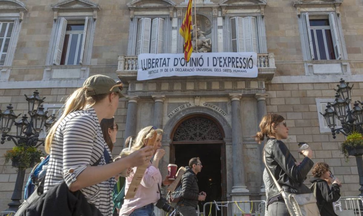 Así han quedado las Consellerias tras el retirado de los símbolos ...