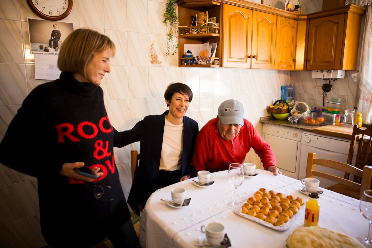 Hasta la cocina con Ana Pontón, la candidata del BNG a las elecciones ...
