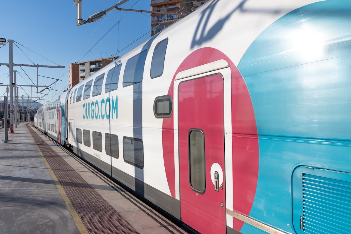 La CNMC pone la lupa sobre los cánones que Adif cobra a Renfe y Ouigo | Empresas | Cinco Días