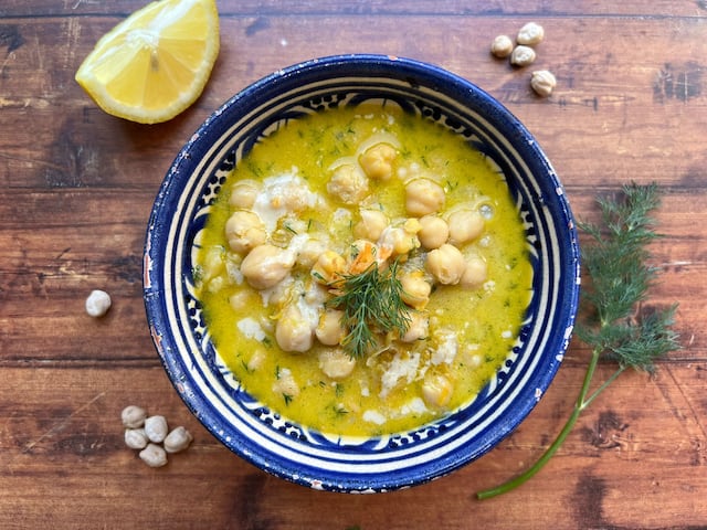 Sopa griega de garbanzos y limón en receta tradicional o rápida | El ...