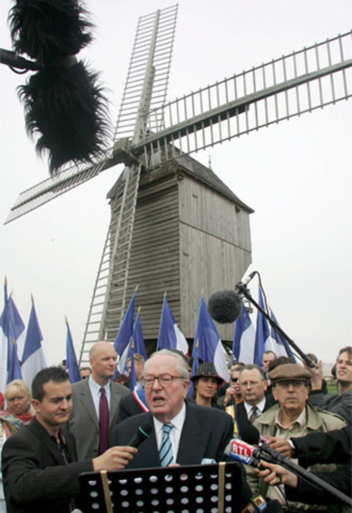 Le Pen en el escenario de la batalla de Valmy. | Internacional | EL PAÍS