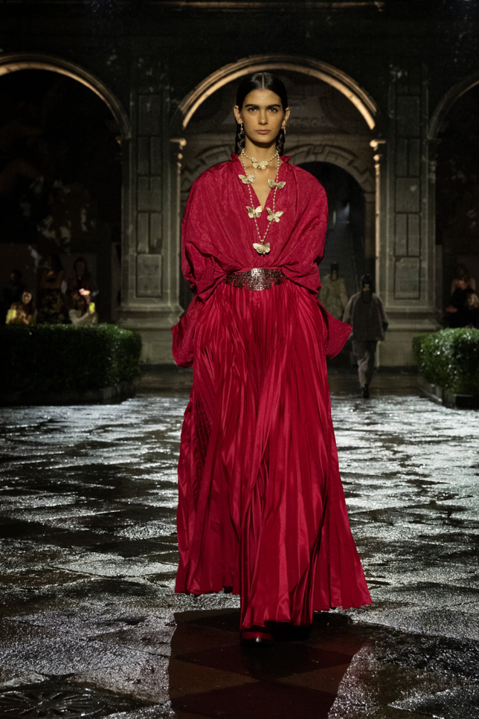 El homenaje de Dior a Frida Kahlo | Fotos | S Moda: Revista de moda ...
