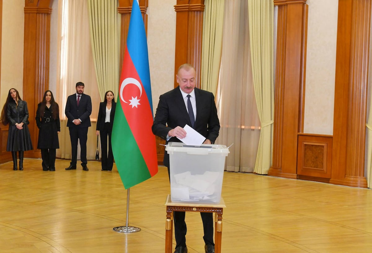 Ilham Alíyev se perpetúa al frente de Azerbaiyán en las primeras ...