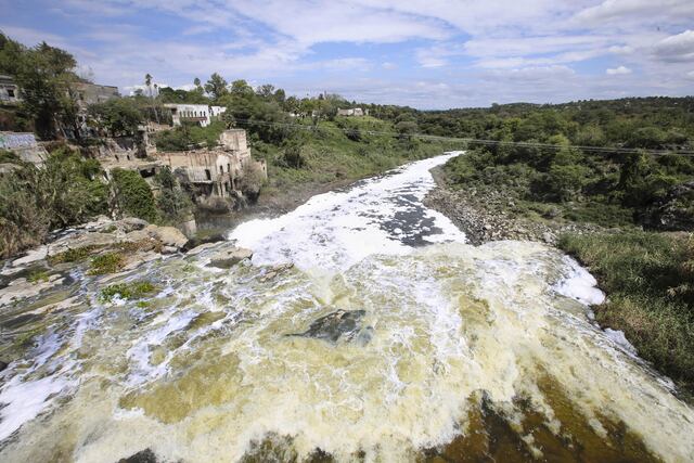 El agua que sale de la llave huele mal y está sucia: Guadalajara lleva ...