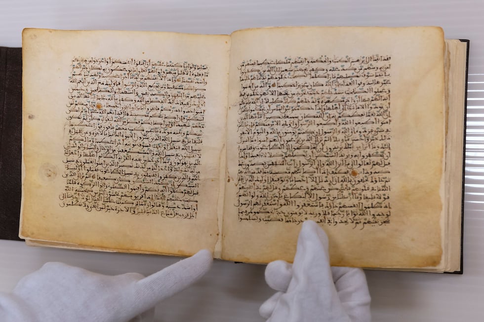 The books that lay hidden behind a wall for five centuries in Spain ...