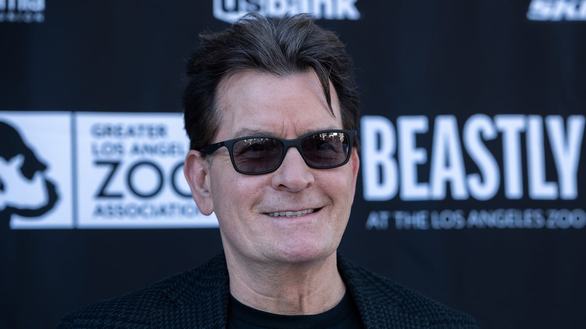 Charlie Sheen, de mujeriego adicto a las drogas y el alcohol a padre ...