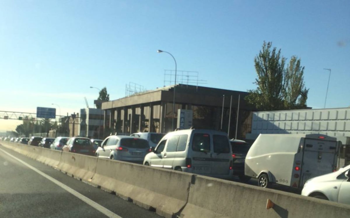 Green energy: Huge traffic jams hit ‘car-free’ day in Madrid | Spain ...