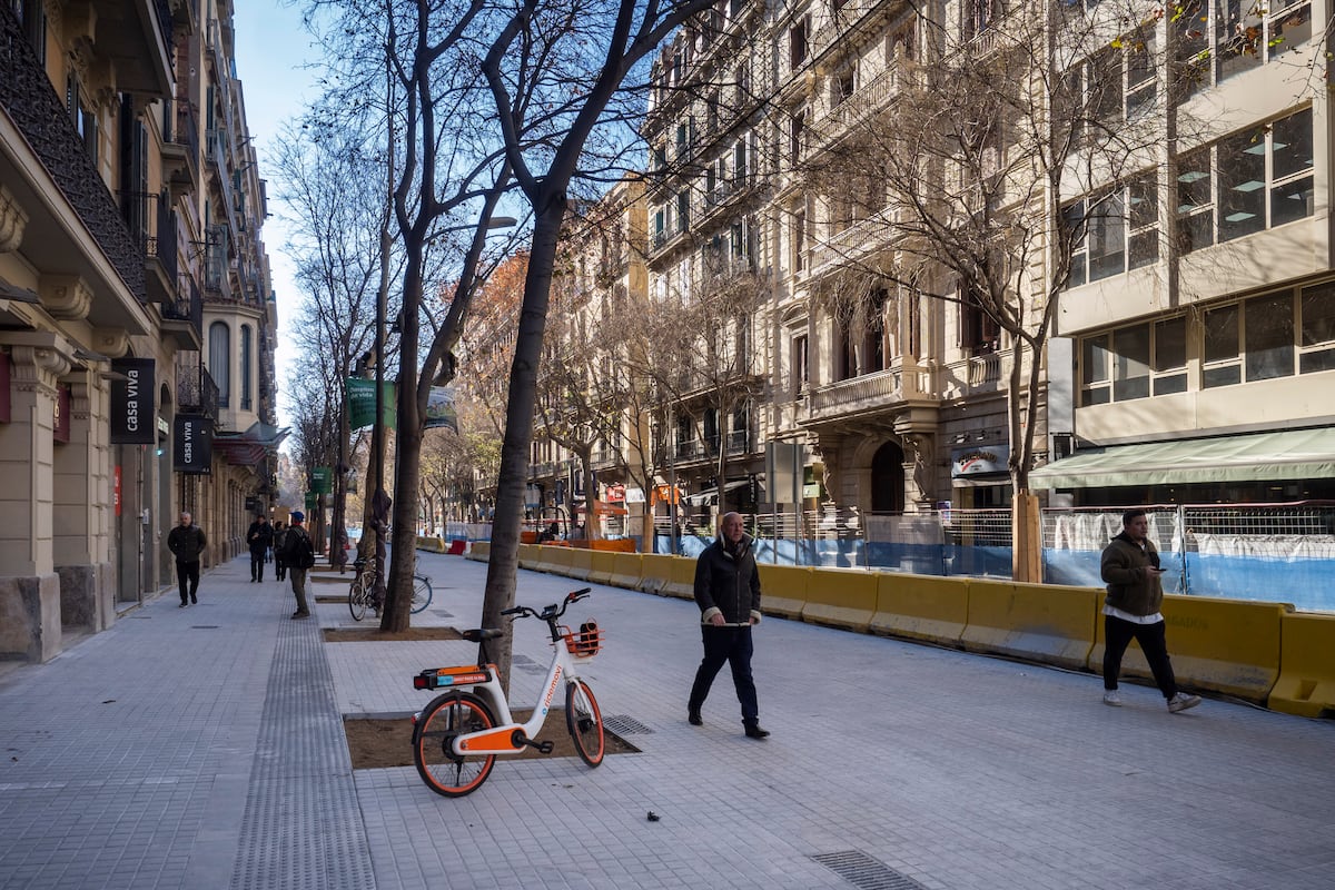 Superilla del Eixample: La primera calle sin asfalto de la Superilla de ...