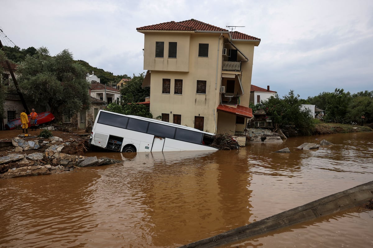 Storm Daniel causes chaos in Athens | International | EL PAÍS English