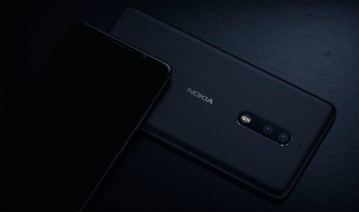 El Nokia 8 posa con el nuevo Android 8 antes de ser presentado ...