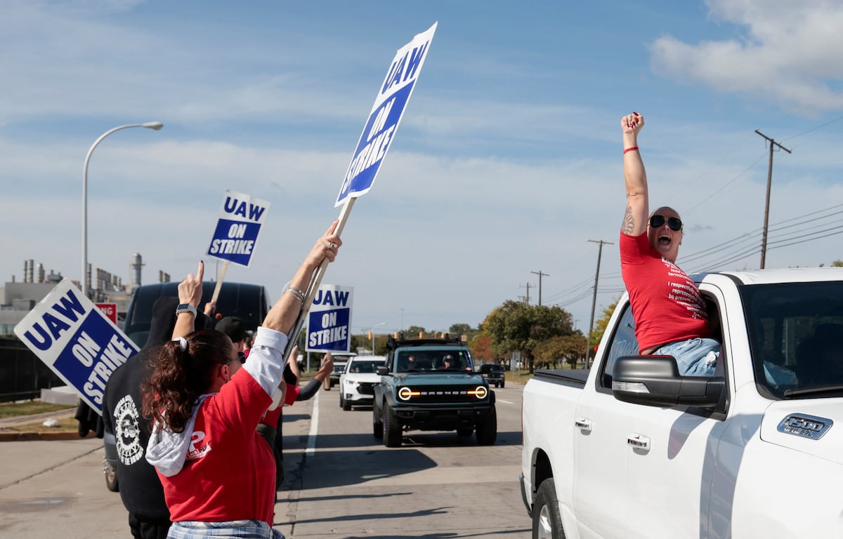 Autoworkers escalate strike, walking out at Ford’s largest factory and ...