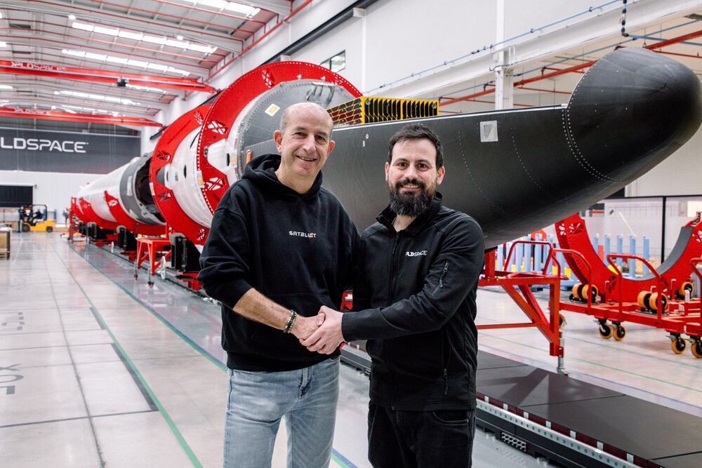 Sateliot y PLD Space formalizan el primer lanzamiento espacial ...
