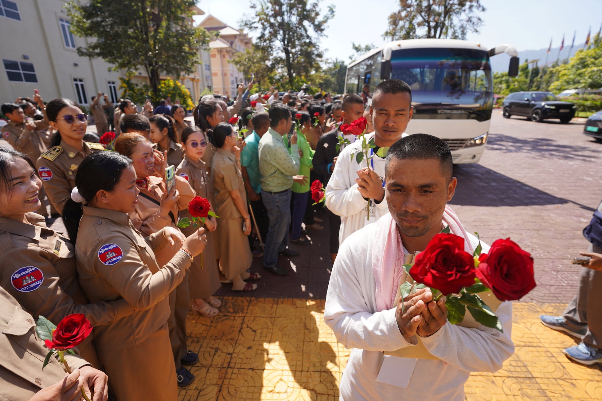 Thailand frees 18 Cambodian soldiers captured during July fighting ...