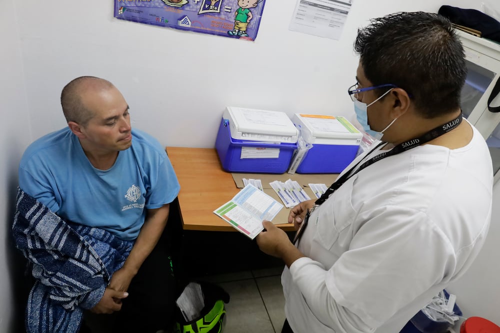 Cartilla de vacunación en México: qué incluye, para qué sirve y cómo ...