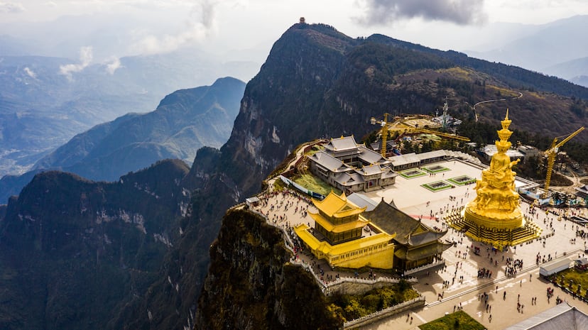 El monte Emei: un paisaje espectacular entre el cielo y la tierra en ...