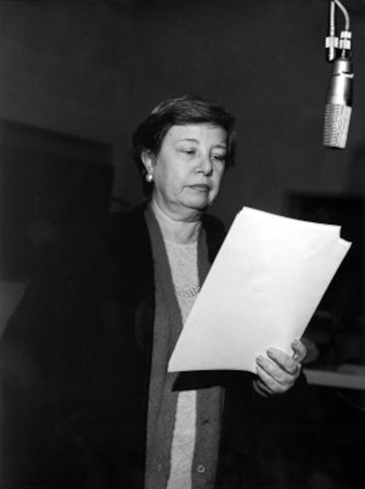 Muere Matilde Conesa, la voz de la Bruja Avería o Angela Channing ...