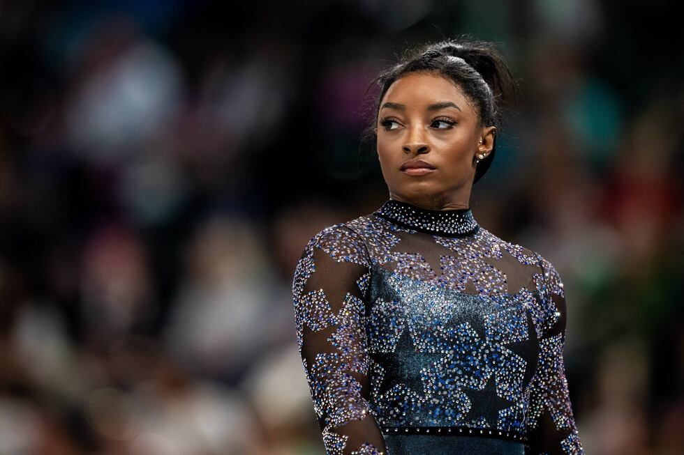 Más de seis mil cristales de Swarovski en menos de un metro de tela: la ...