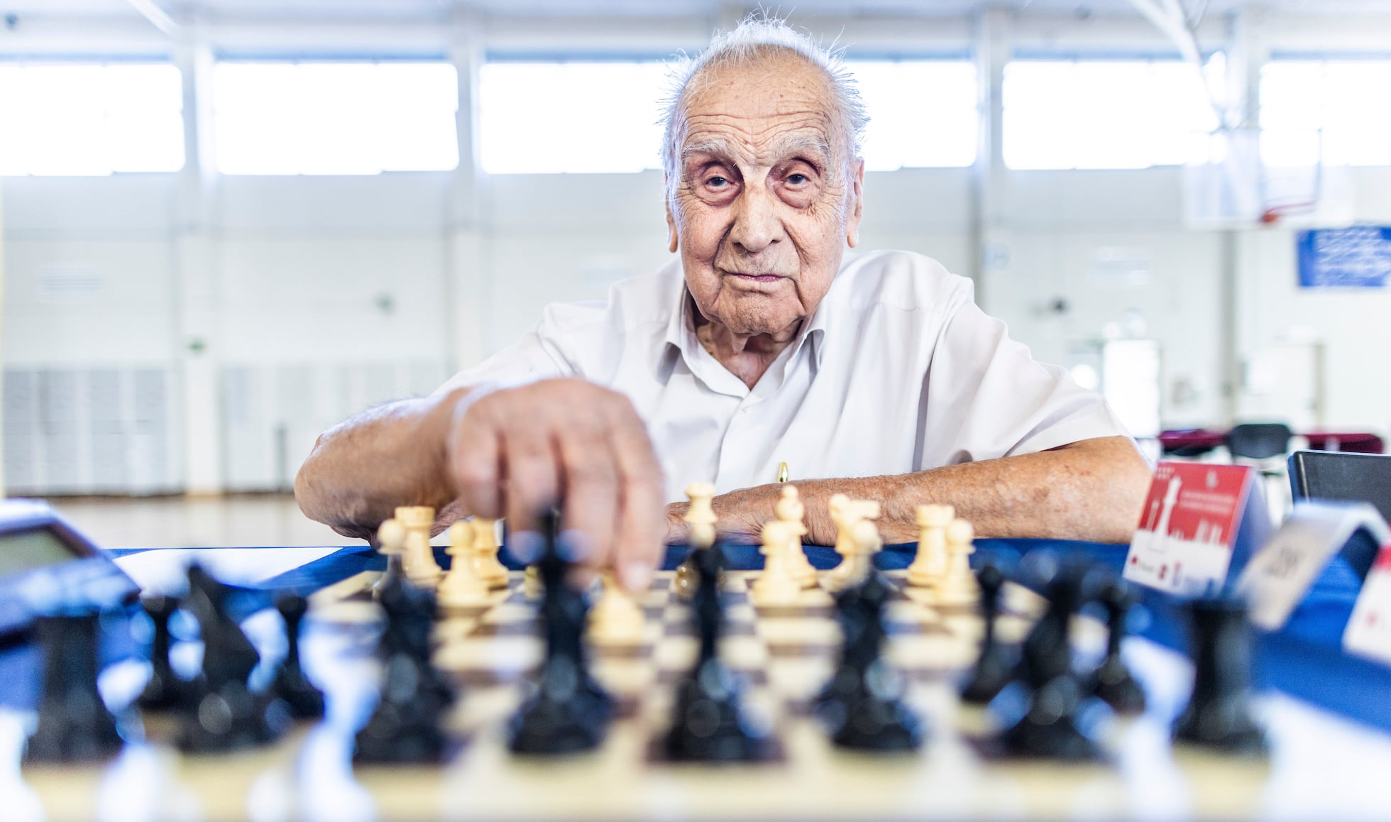 Manolín, the world’s oldest active chess player at 104 | Sports | EL ...