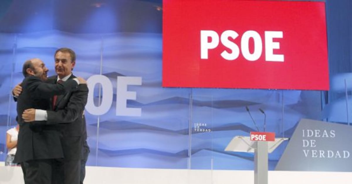 Las siglas del PSOE de azul pepero | Política | EL PAÍS
