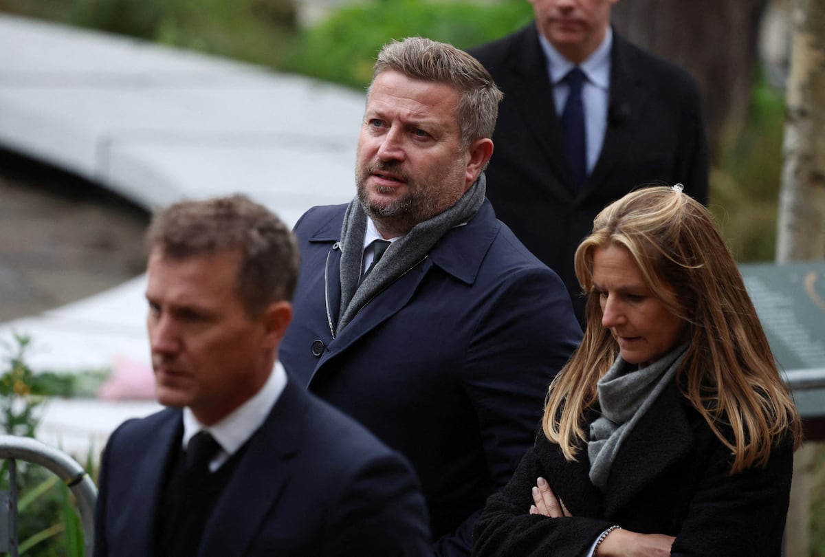 Manchester United CEO Richard Arnold steps down as club seeks new ...