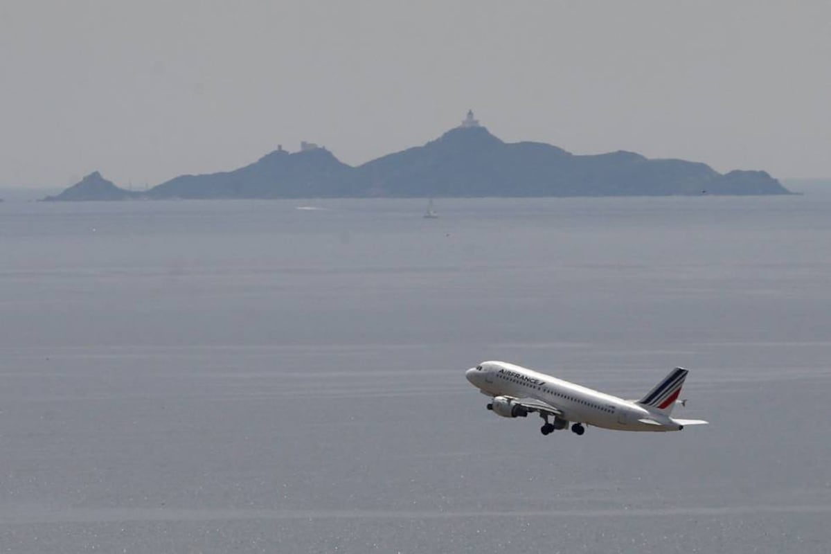 Conexión LiFi en los aviones, ¿qué podremos hacer? | Lifestyle ...