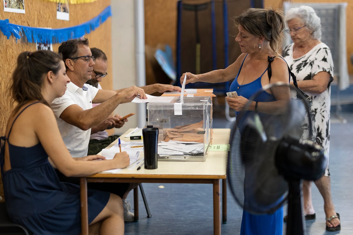 Spain elections: Turnout surpasses 2019 as Spaniards brave the heat to ...